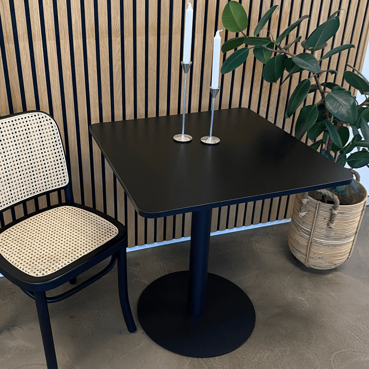 Cafebord Amber 70 x 70 cm Sort → Bedste pris