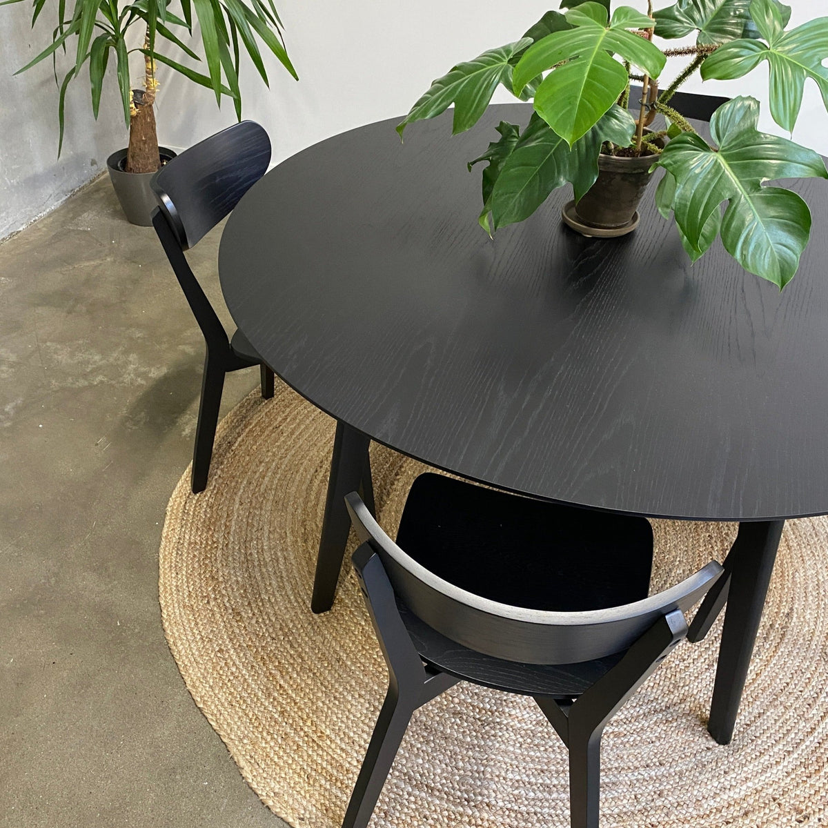 Rickie - Rundt spisebord i sort | Ø140 cm– Nimara.dk