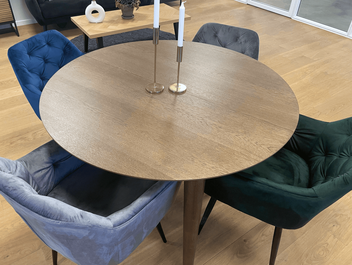 Liam - Rundt spisebord i røget egefiner med udtræk - Inkl. 2 ...